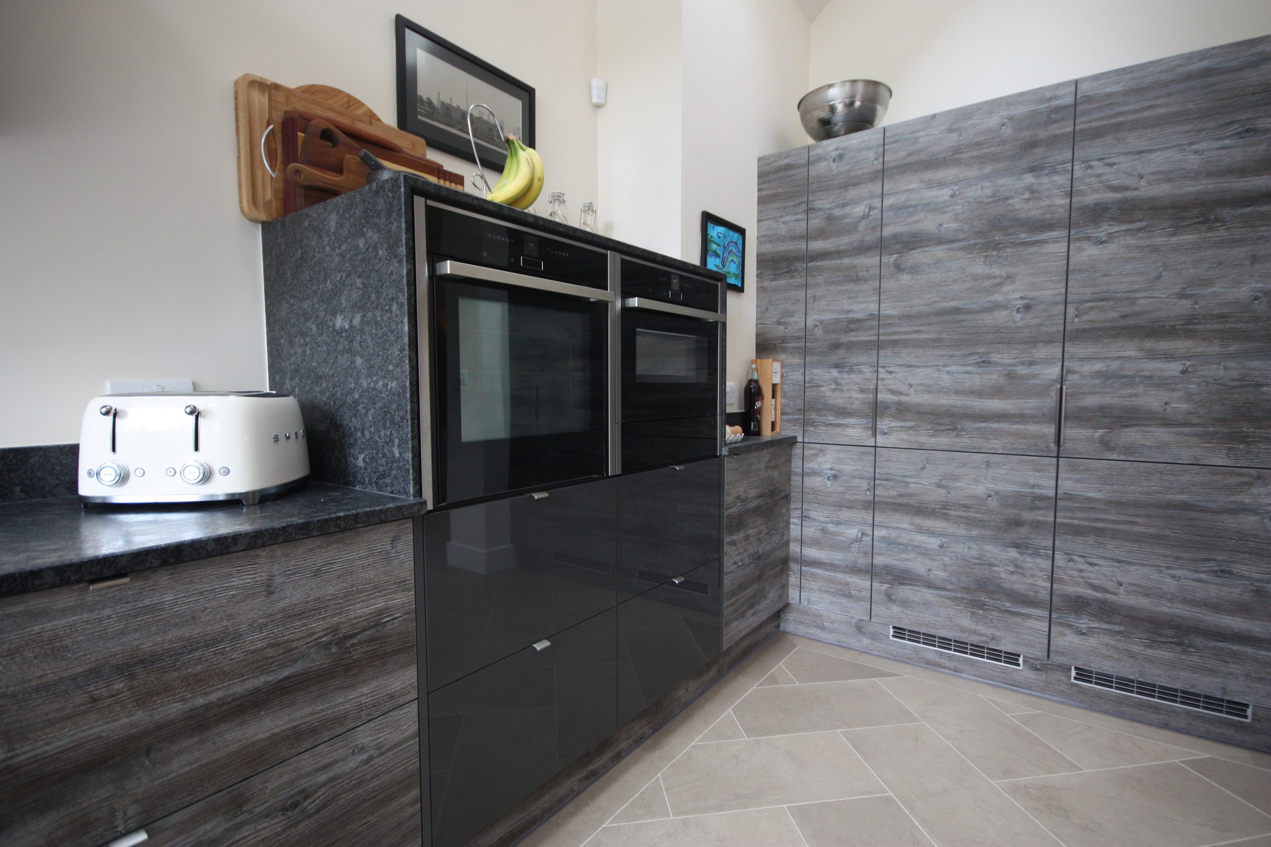 Mr & Mrs Day’s Dramatic & Contemporary Maidstone Kitchen Extension ...