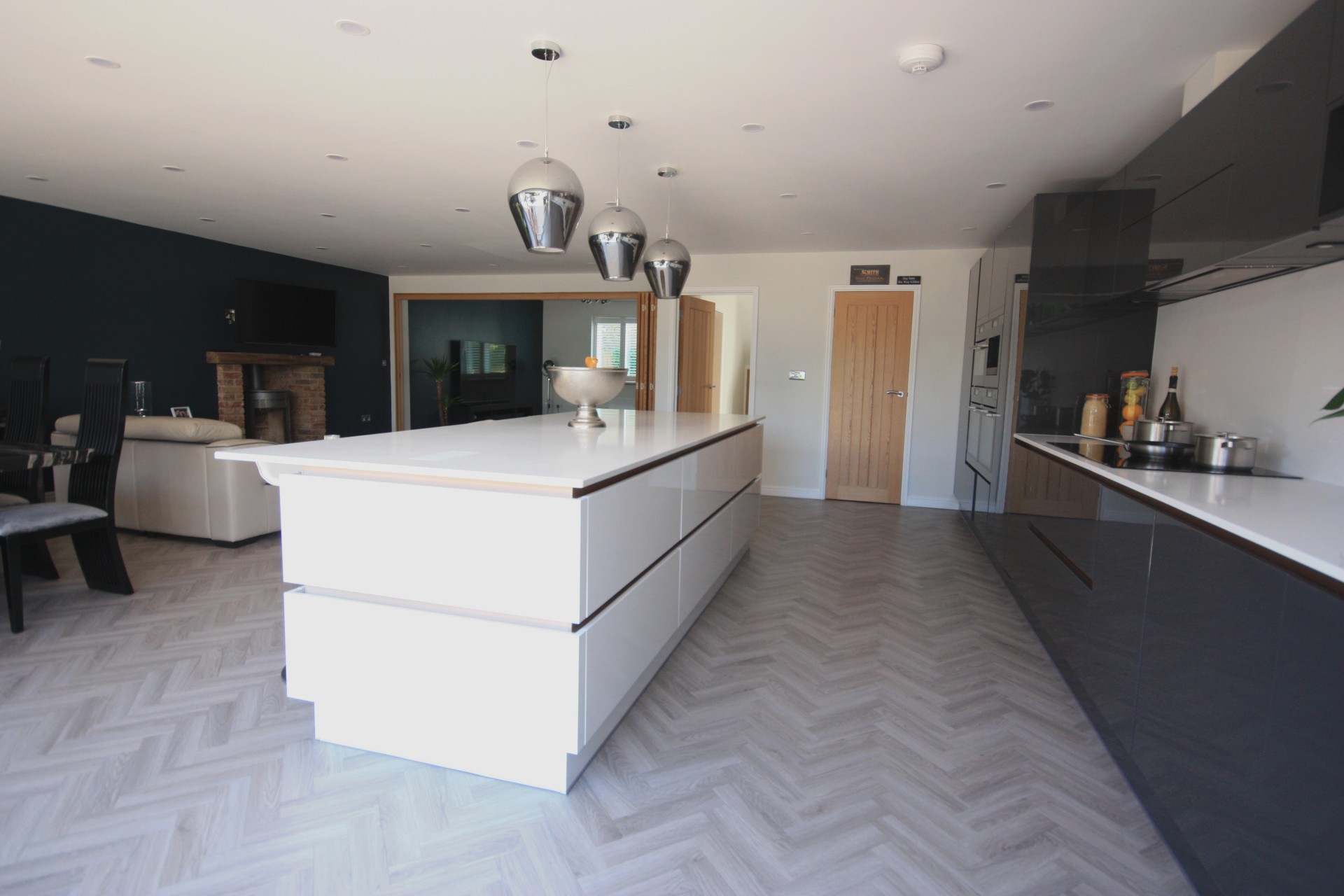 Mrs Smith & Her Sittingbourne Handleless Kitchen - Ream Interiors
